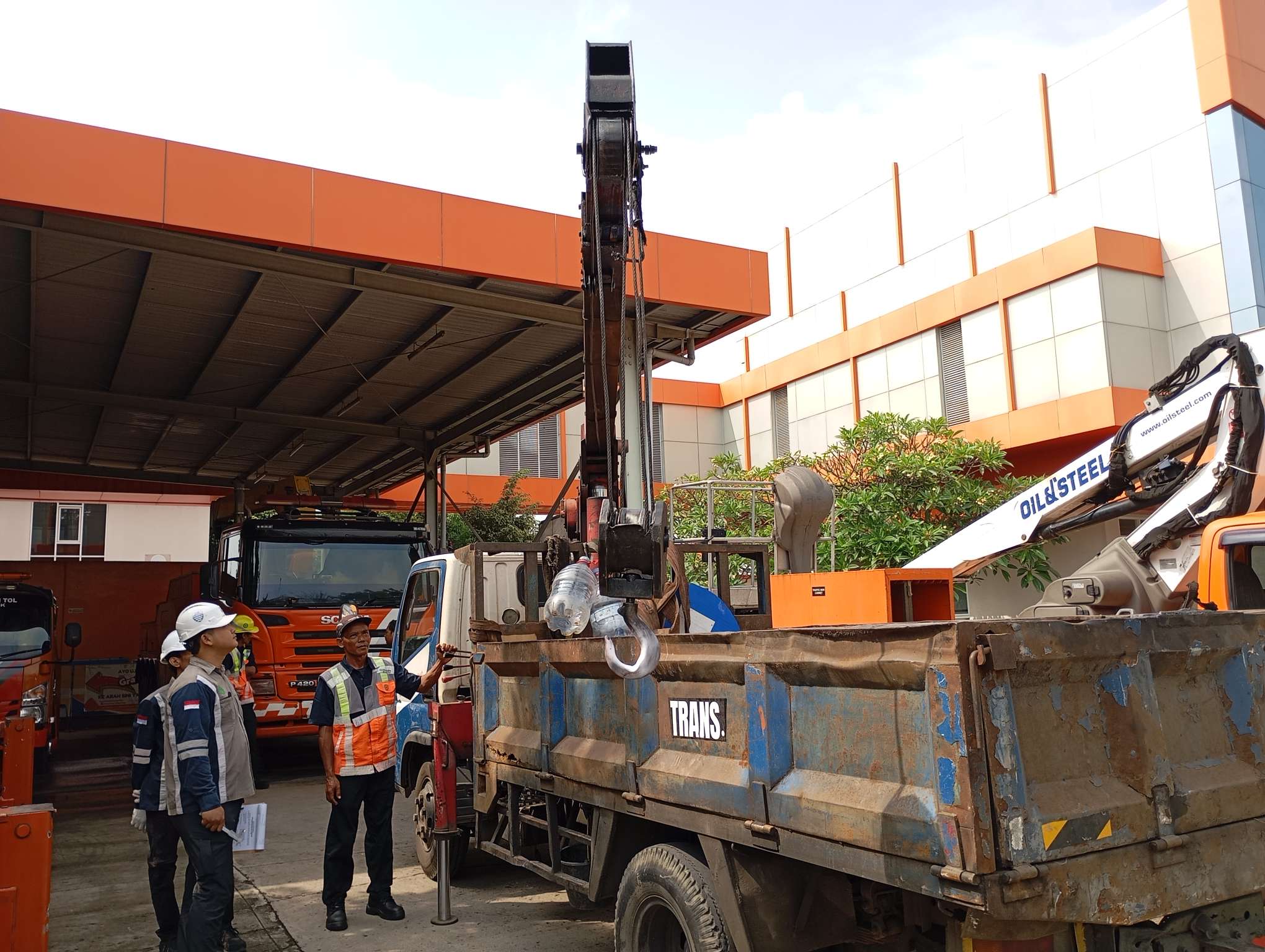 Riksa Uji Vehicle Mounted Crane - PT. Cipta Mas Jaya - PJK3 Riksa Uji